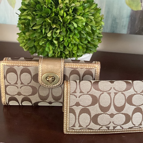 Coach | Bags | Coach Vintage Signature Canvas Turn Lock Long Wallet ...